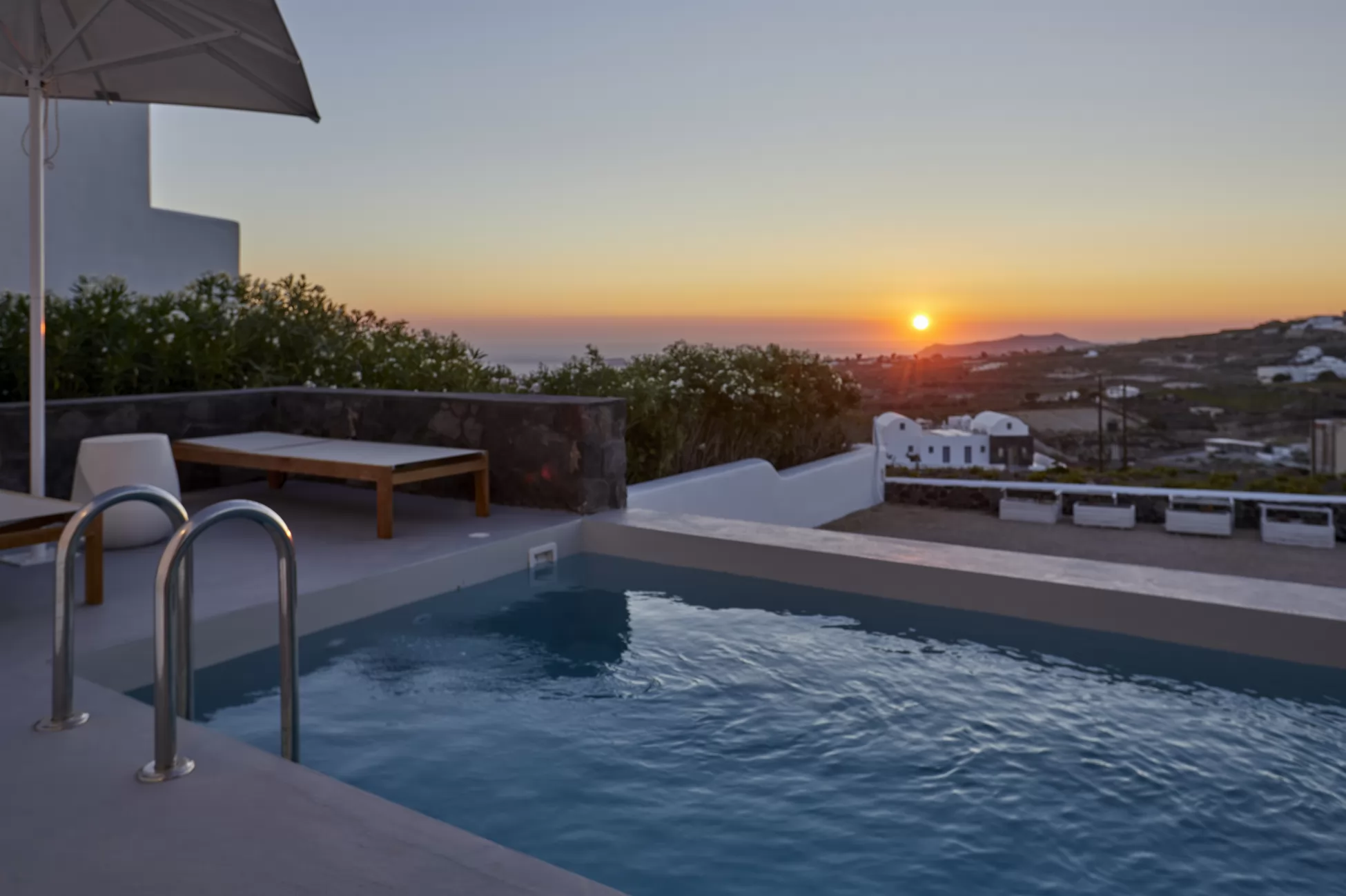 Square Suite - Hillside Santorini Suites and Villas